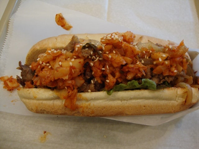 TODAY'S LUNCH: KIMCHI-BULGOGI HOT DOG - New York Street Food
