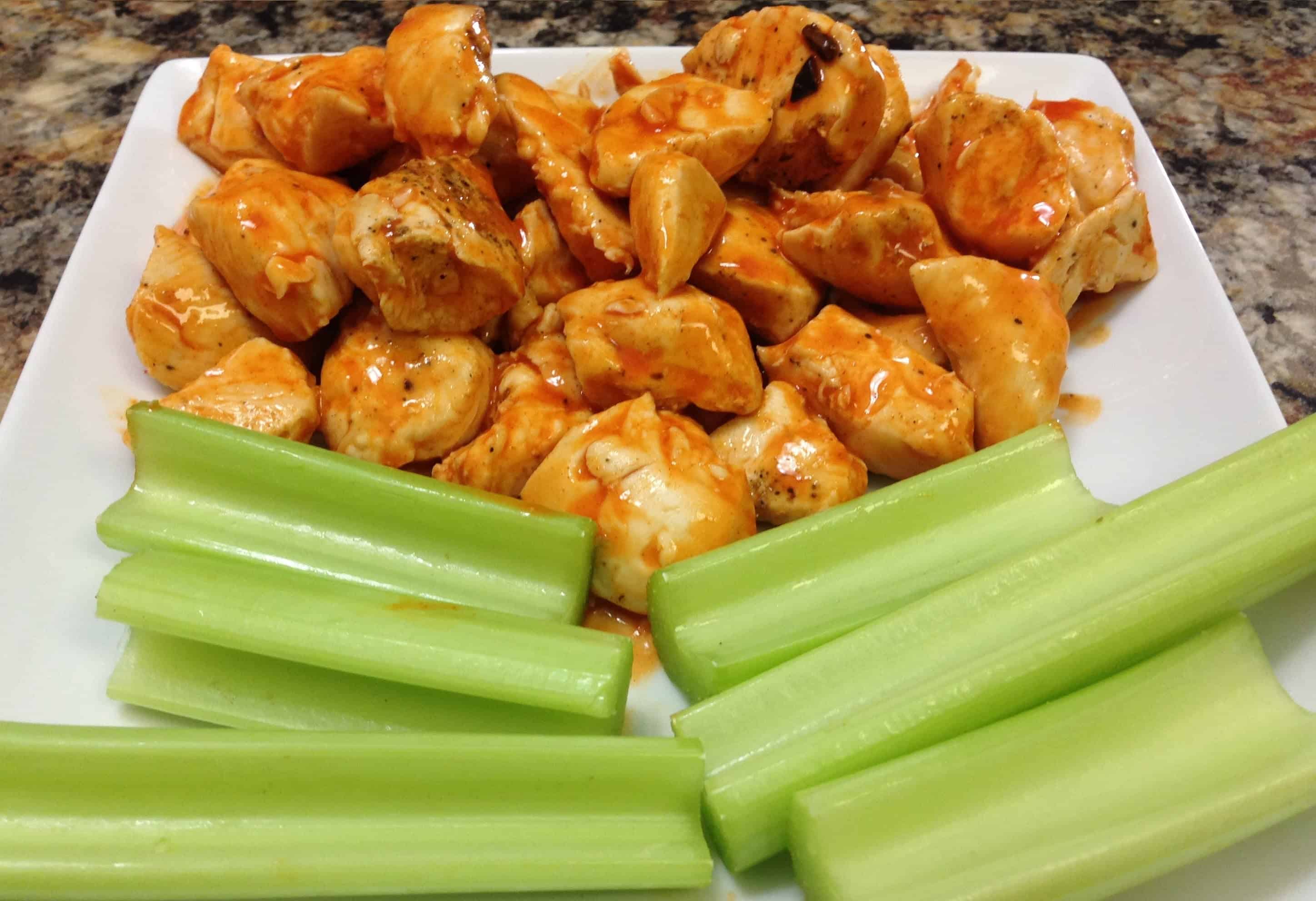 Tasting A Buffalo Chicken Hero From The Mtblls Cart - New York Street Food