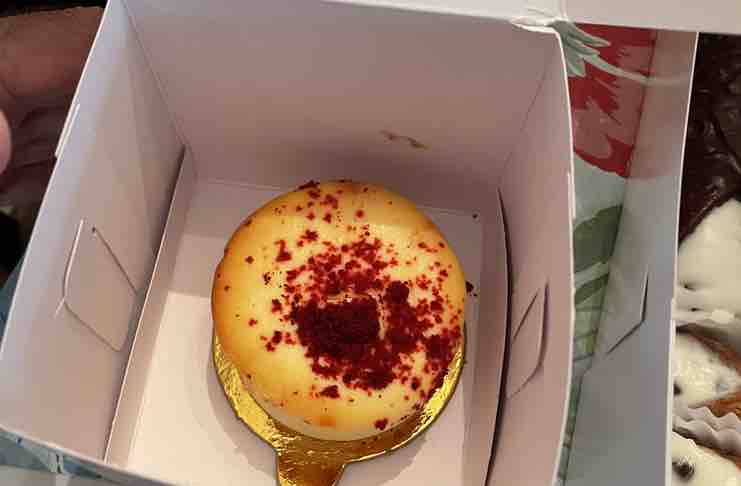 Calandra's Bakery: Italian Pastries Like in Naples - New York Street Food